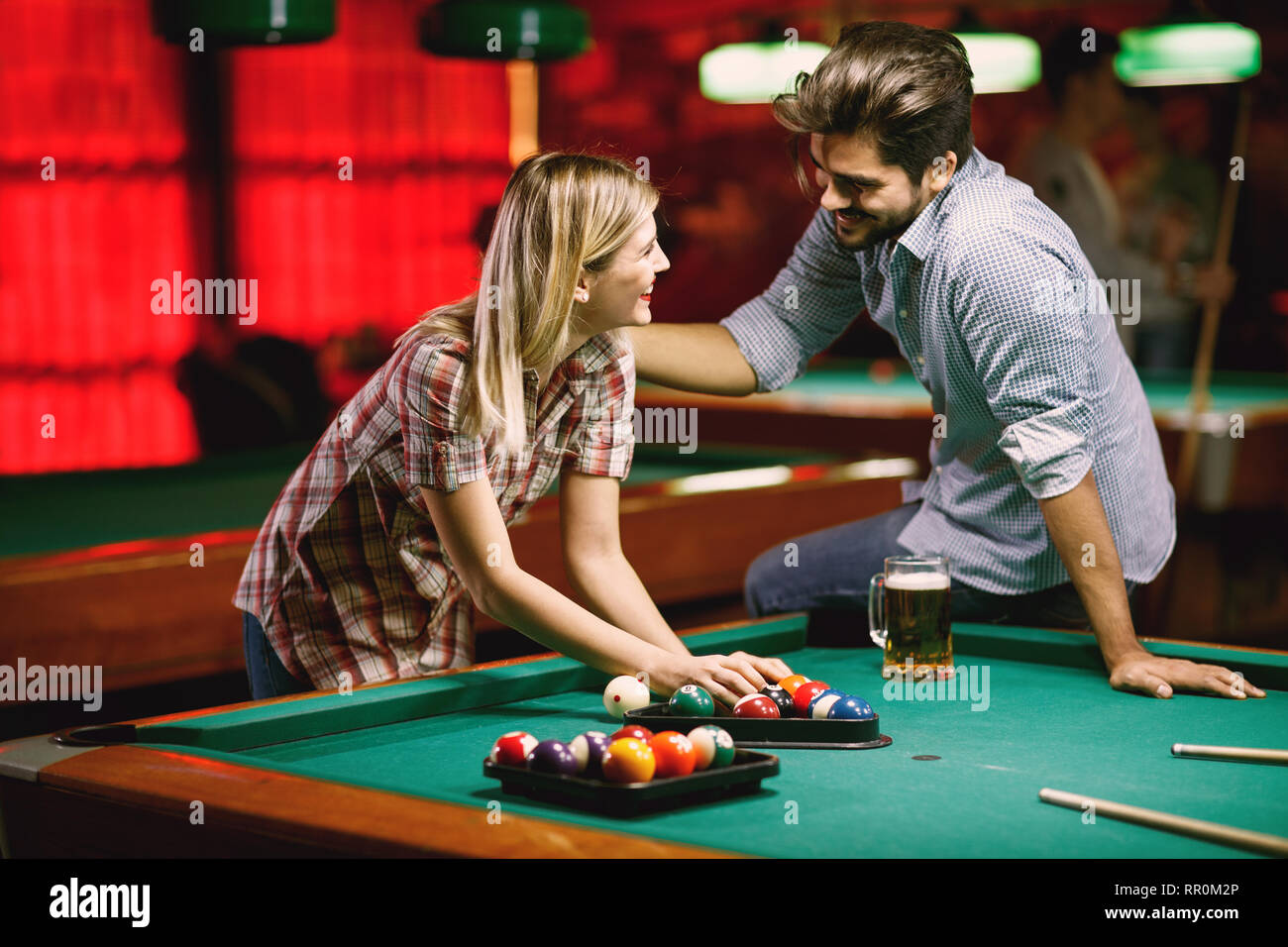 Snooker hall hi-res stock photography and images - Alamy