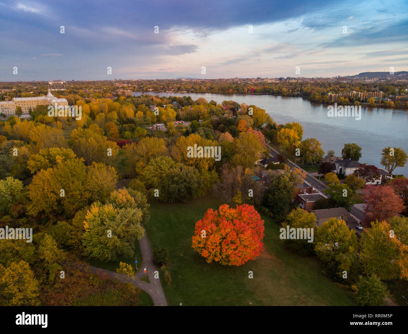 Aerial neighbourhood hi-res stock photography and images - Alamy