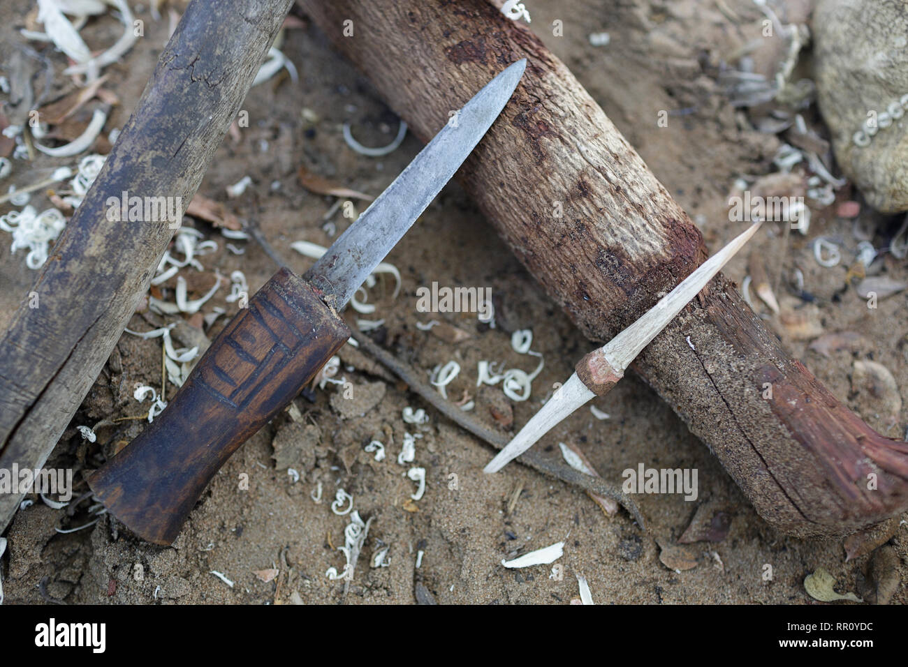 San people hunting hi-res stock photography and images - Alamy