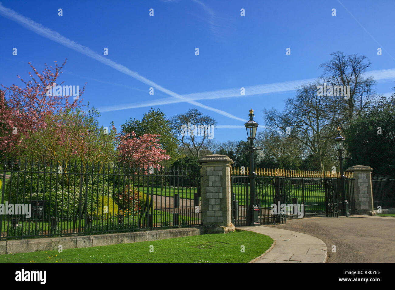 The Long Mile entrance to Windsor Castle in Windsor, Berkshire, UK ...
