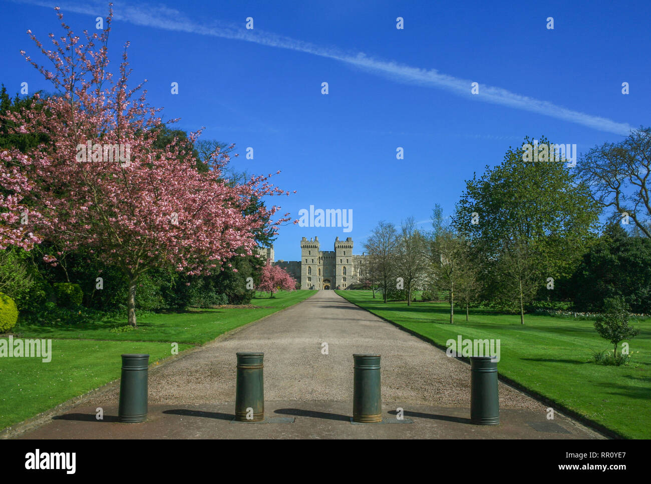 The Long Mile entrance to Windsor Castle in Windsor, Berkshire, UK ...