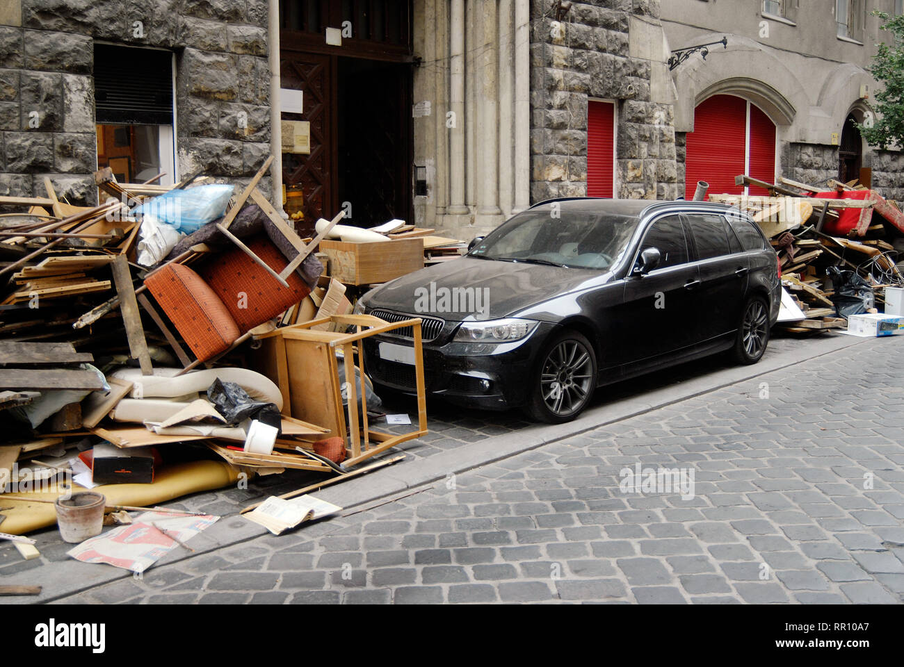 Thrown out of the car hi-res stock photography and images - Alamy