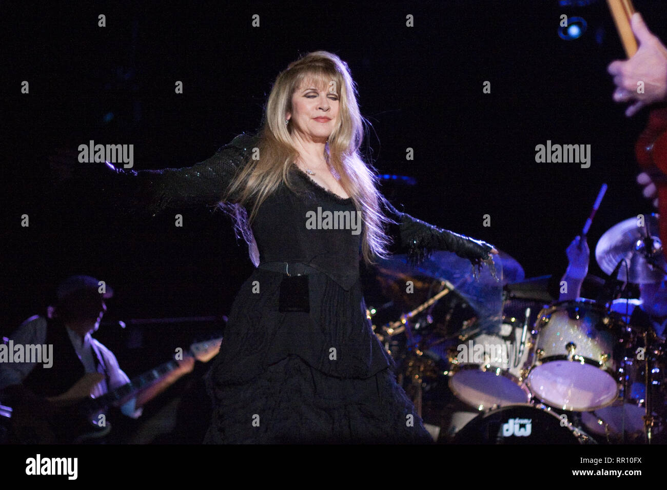 Stevie Nicks, American singer songwriter, performed with rock band ...
