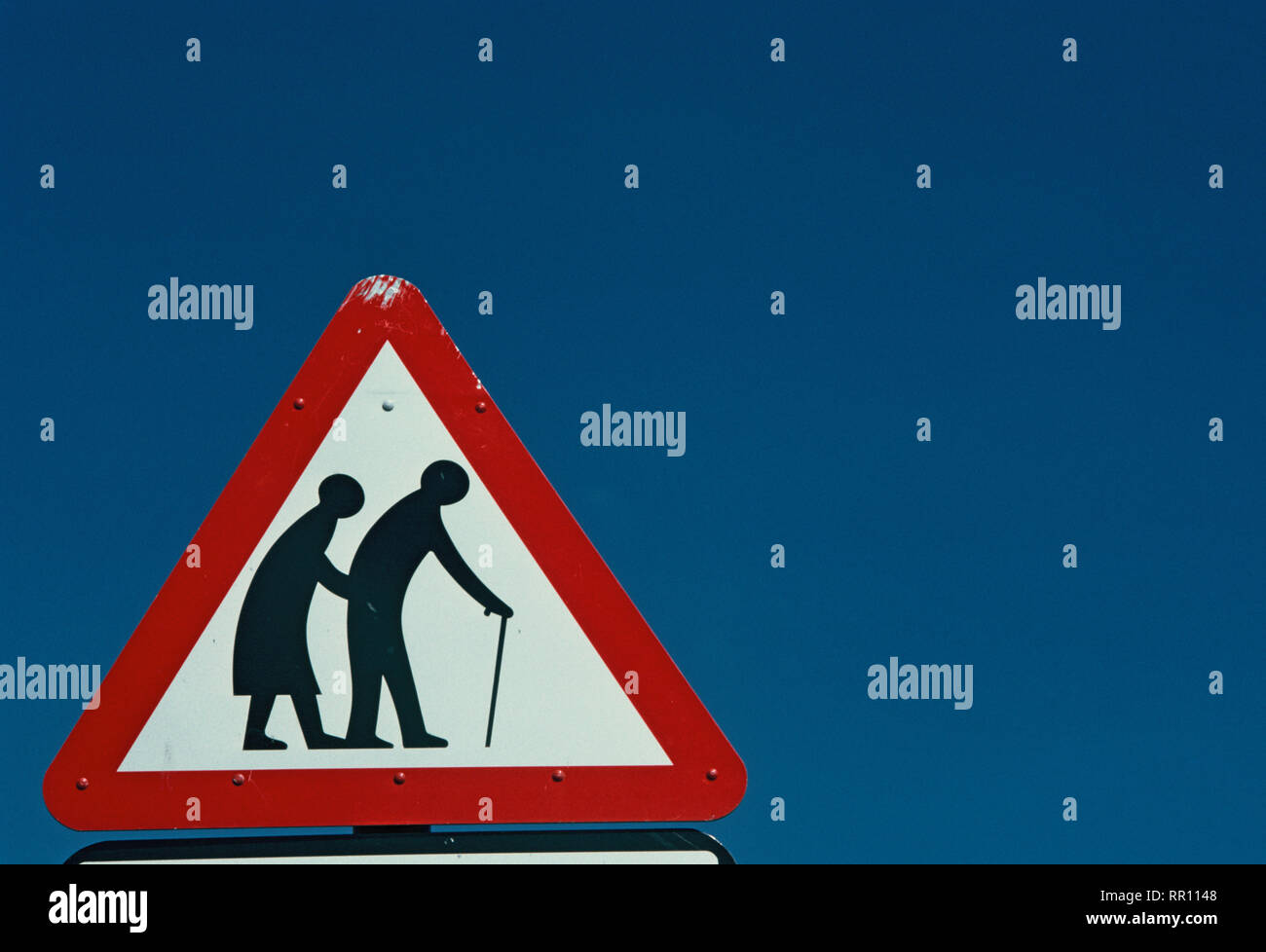 Elderly crossing sign hi-res stock photography and images - Alamy