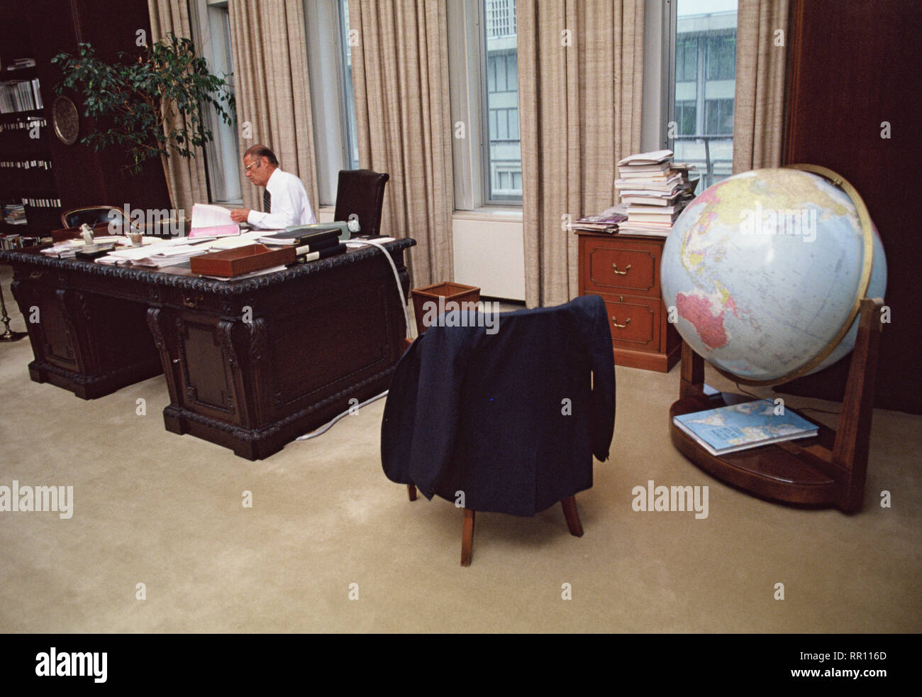 Robert mcnamara vietnam hi-res stock photography and images - Alamy