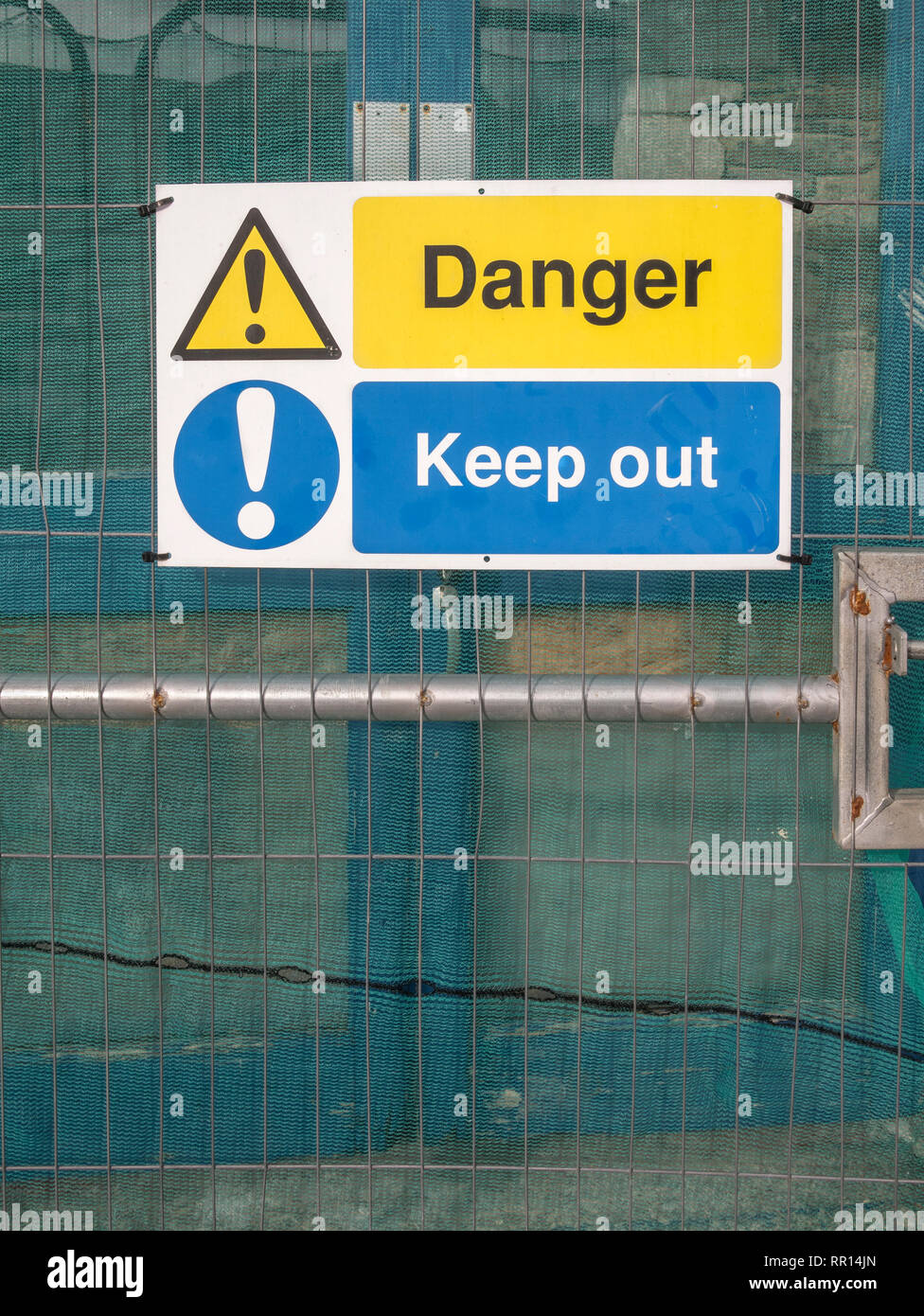 Triangular Warning Signs Stock Photos & Triangular Warning Signs Stock ...