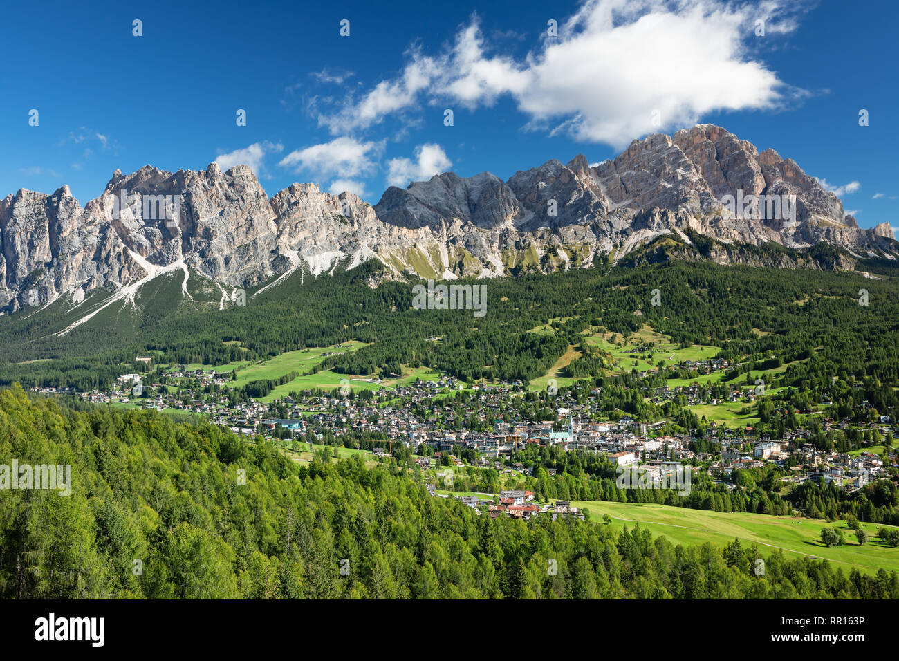 Cortina ampezzo hi-res stock photography and images - Alamy