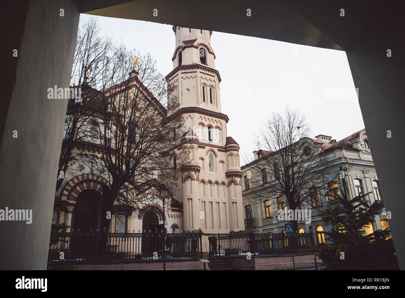 Vilnius old town street arc hi-res stock photography and images - Alamy