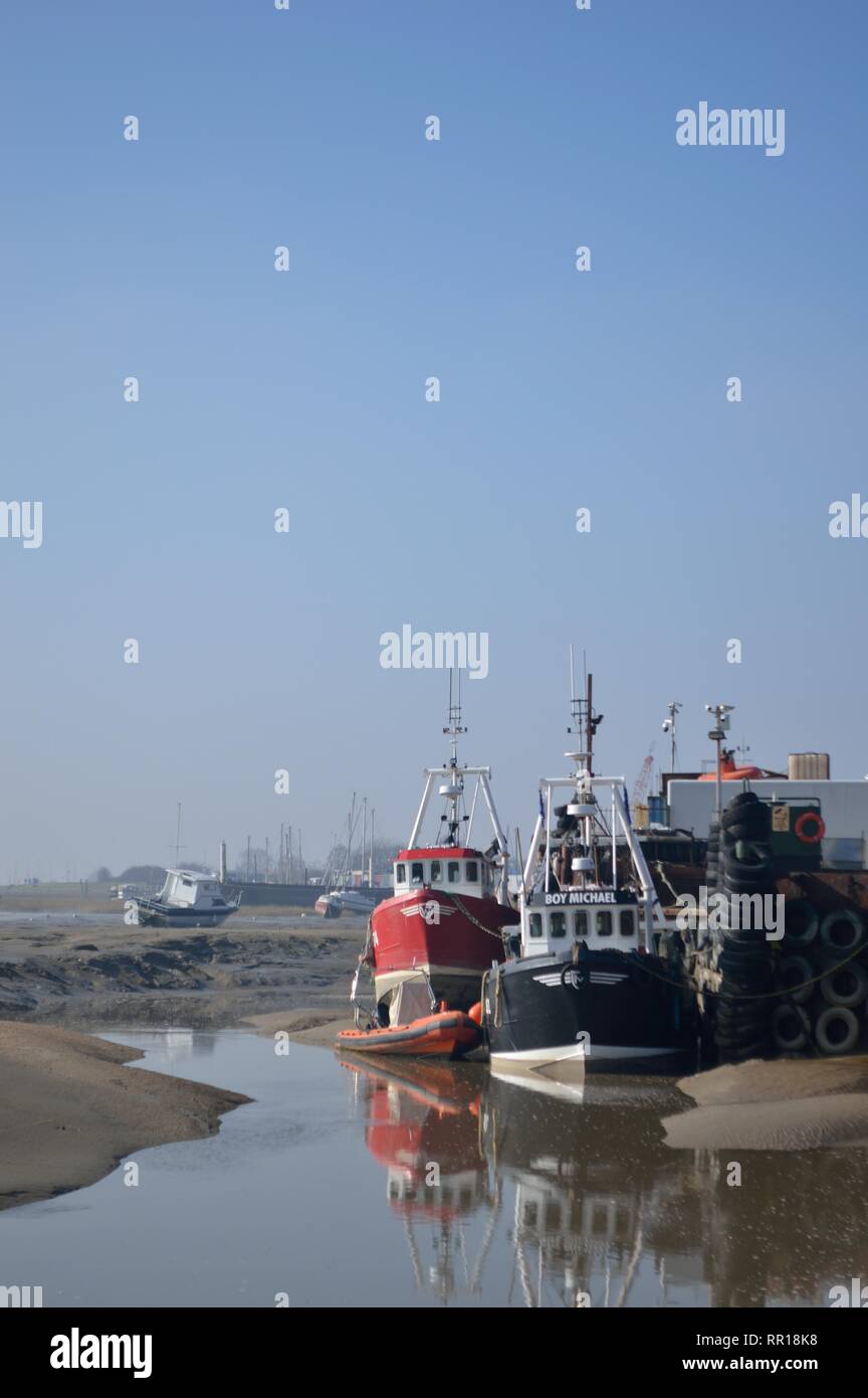 boats on river thames estuary, leigh on sea Stock Photo - Alamy
