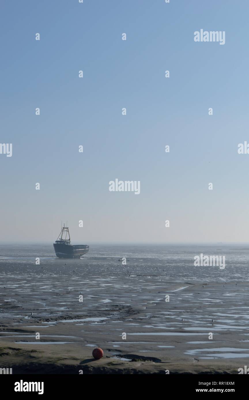 boats on river thames estuary, leigh on sea Stock Photo - Alamy