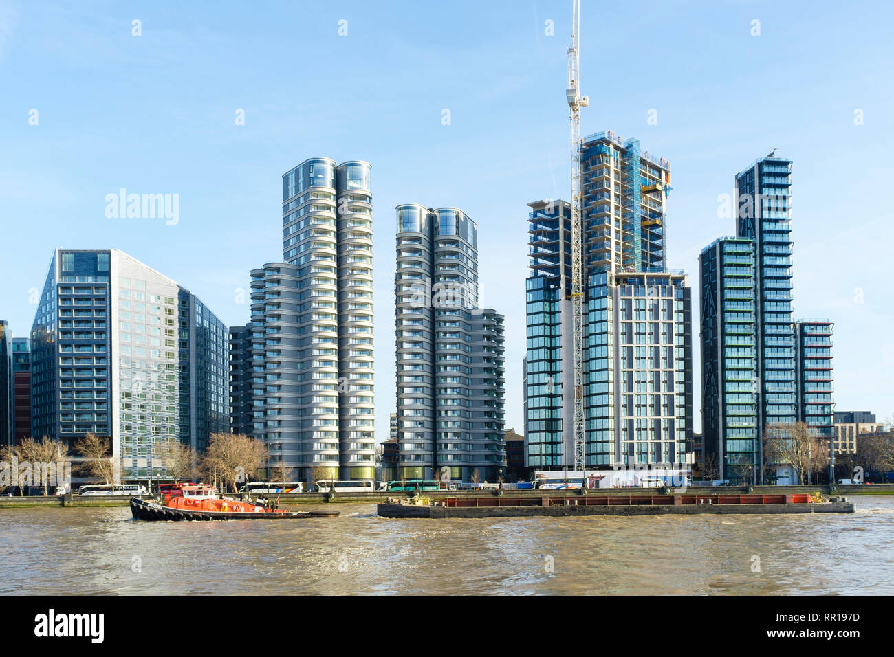 Albert embankment hi-res stock photography and images - Alamy