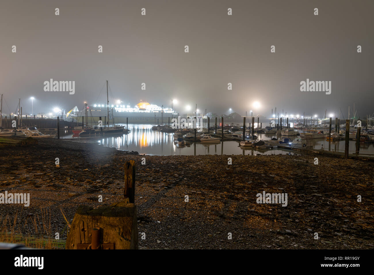 sea port at night Stock Photo - Alamy