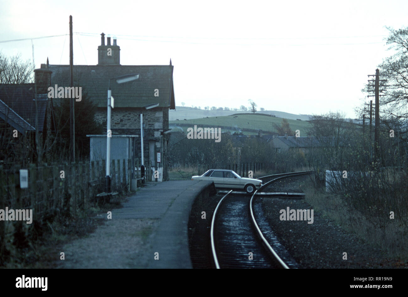 Burnside level crossing on the Oxenholme to Windermere line, Lake ...
