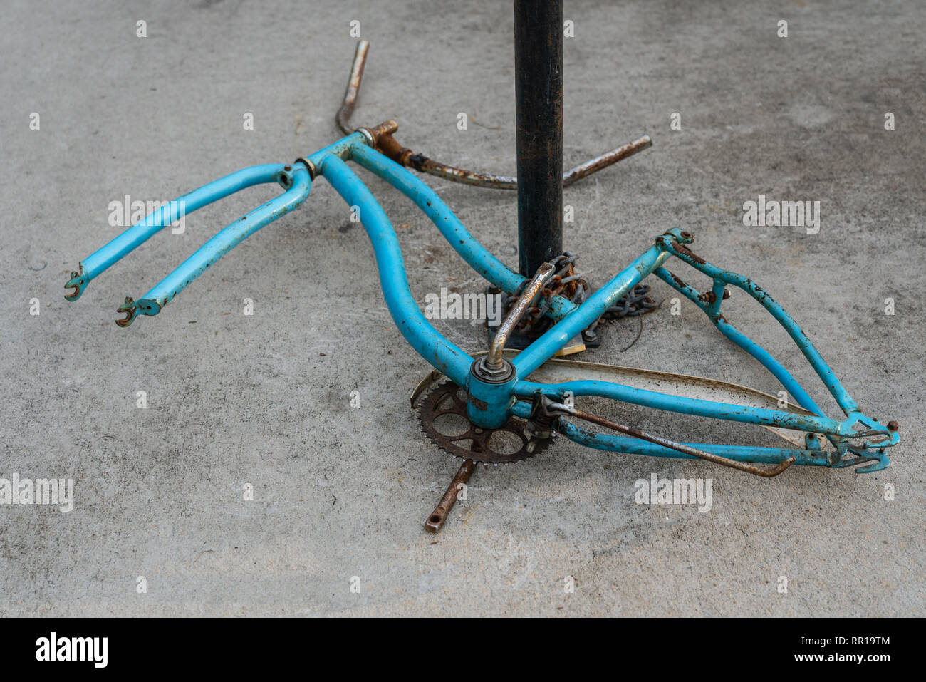 Chained up hi-res stock photography and images - Alamy