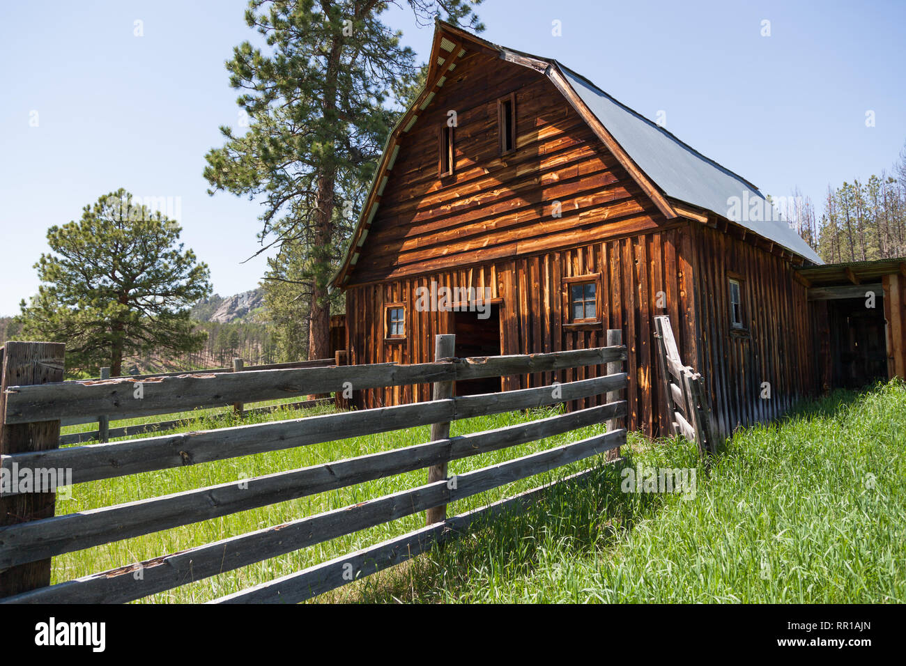 Empty barn area hi-res stock photography and images - Alamy