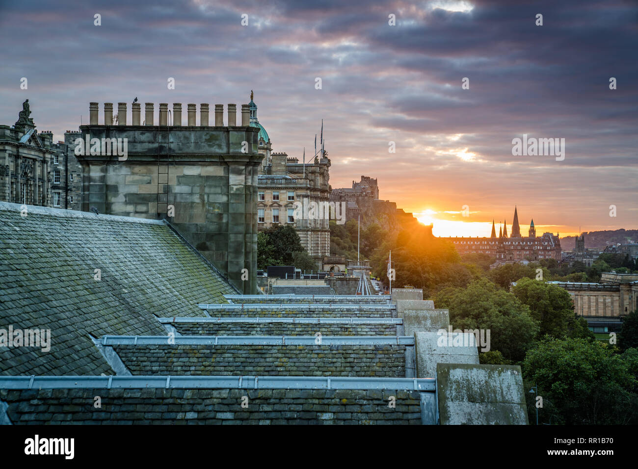 Edinburgh rooftops hi-res stock photography and images - Alamy