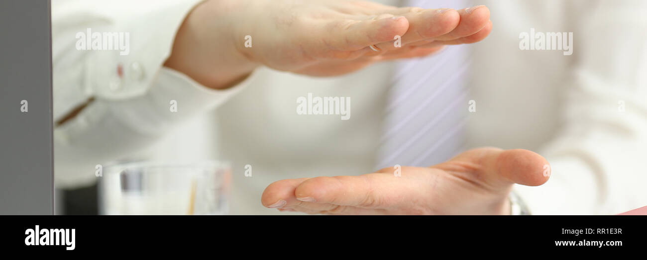 Clap arms hi-res stock photography and images - Alamy
