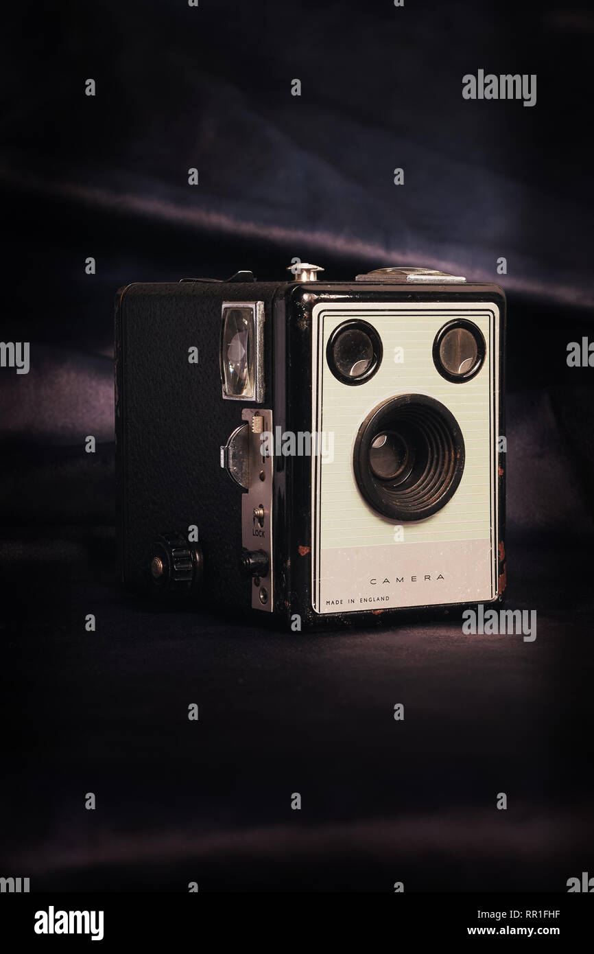 Vertical aspect right side view of an unbranded vintage box camera ...