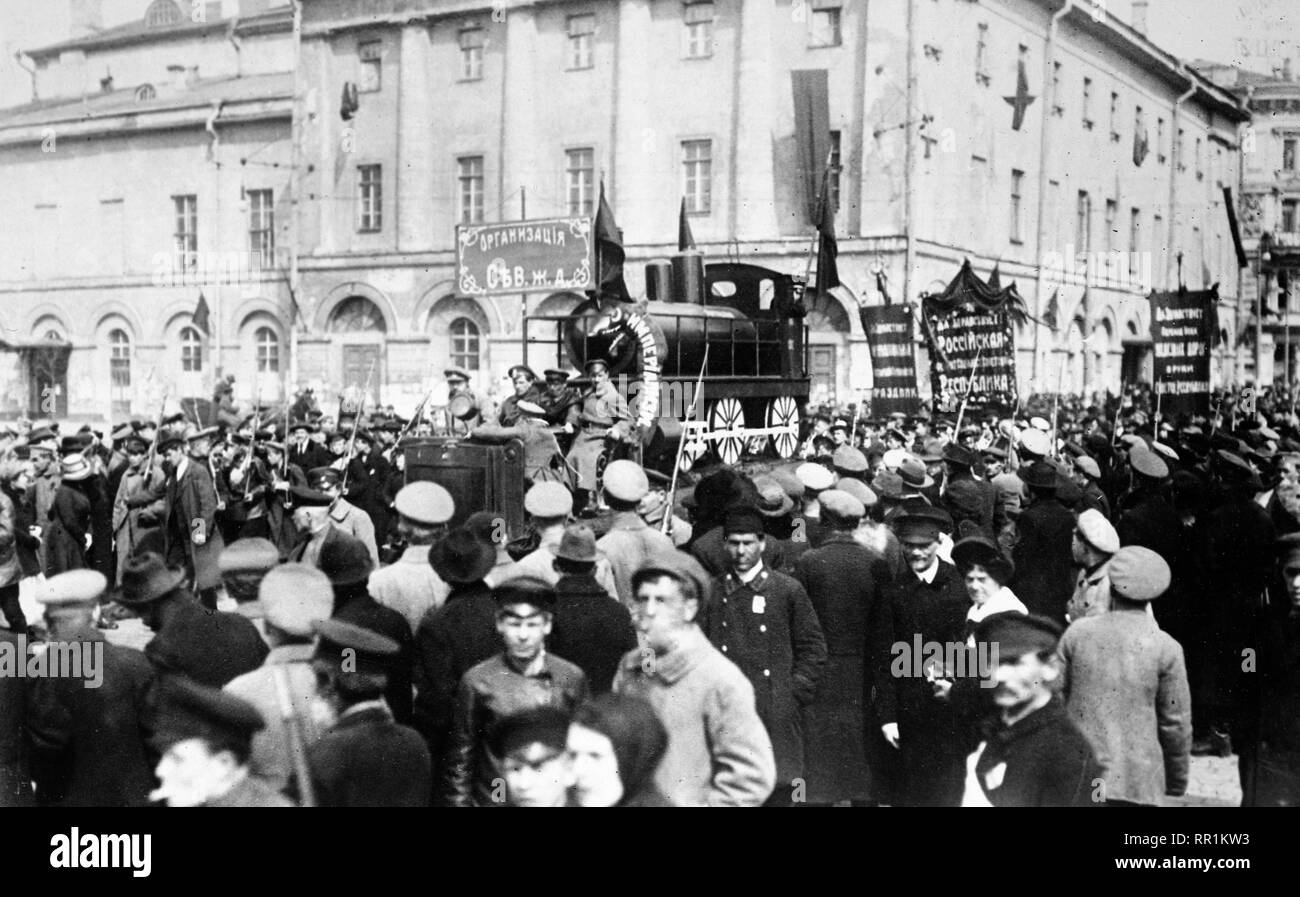 1900's workers moscow hi-res stock photography and images - Alamy