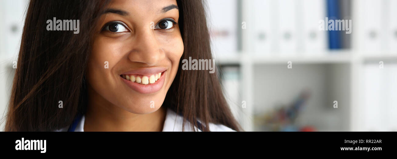 Beautiful black smiling female doctor portrait Stock Photo - Alamy Beautiful black smiling female doctor portrait Stock Photo - Alamy
