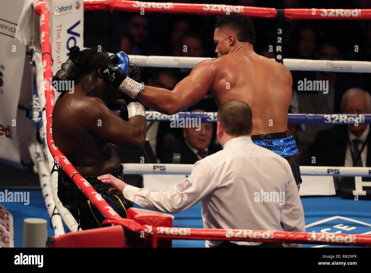 England boxing referee hi-res stock photography and images - Alamy