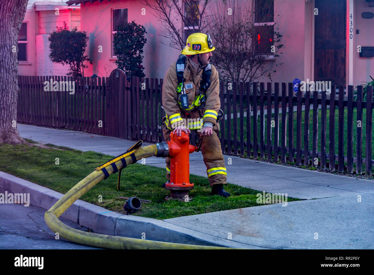 Burbank CA USA 23 February 2019 Burbank Firefighter turning on water ...