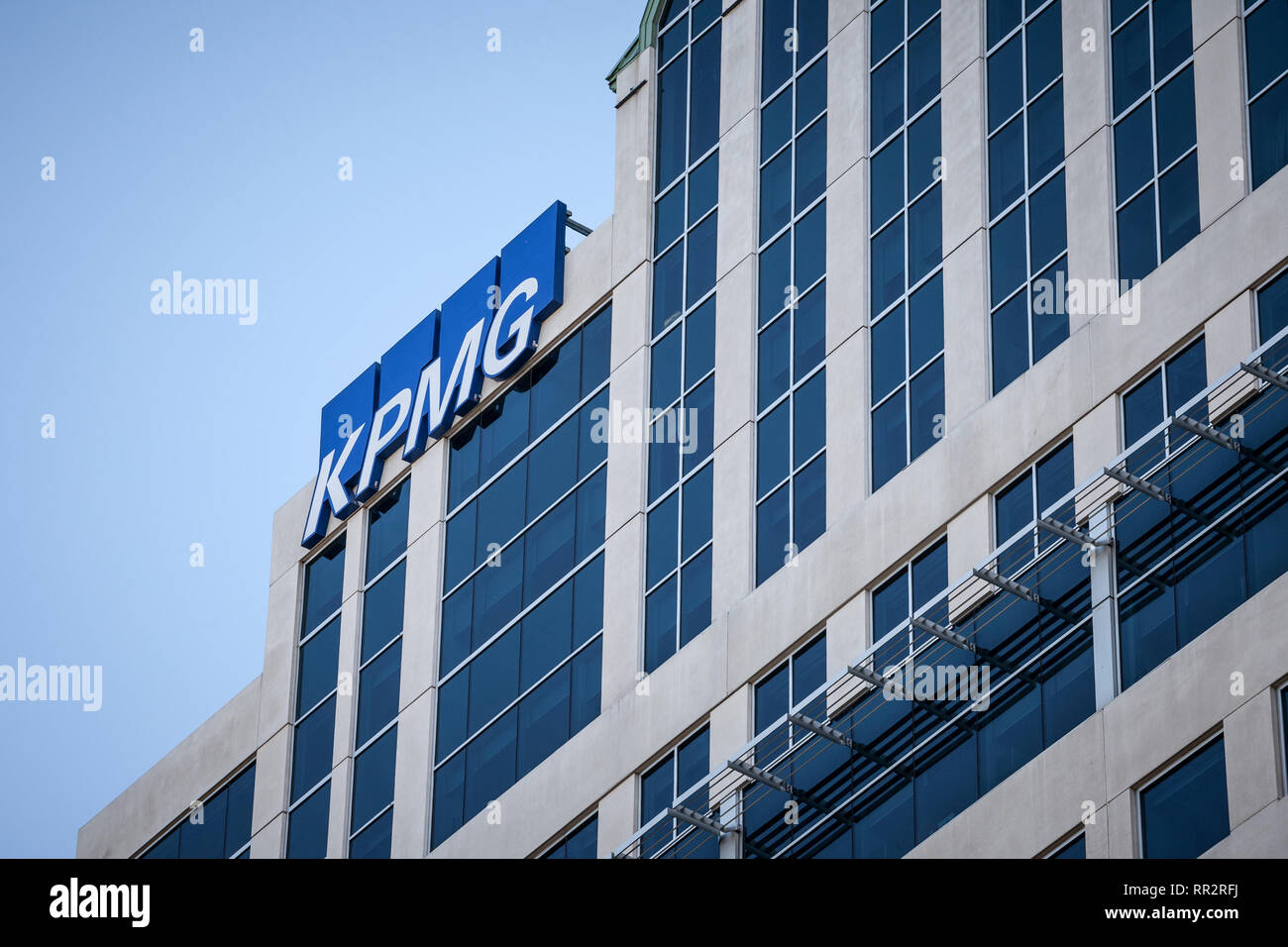 Kpmg headquarters hi-res stock photography and images - Alamy