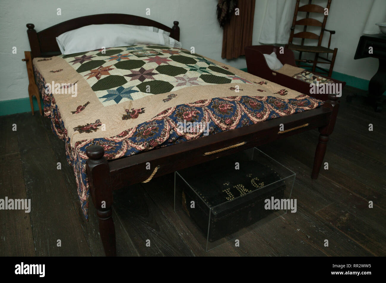 Rope spring bed hi-res stock photography and images - Alamy