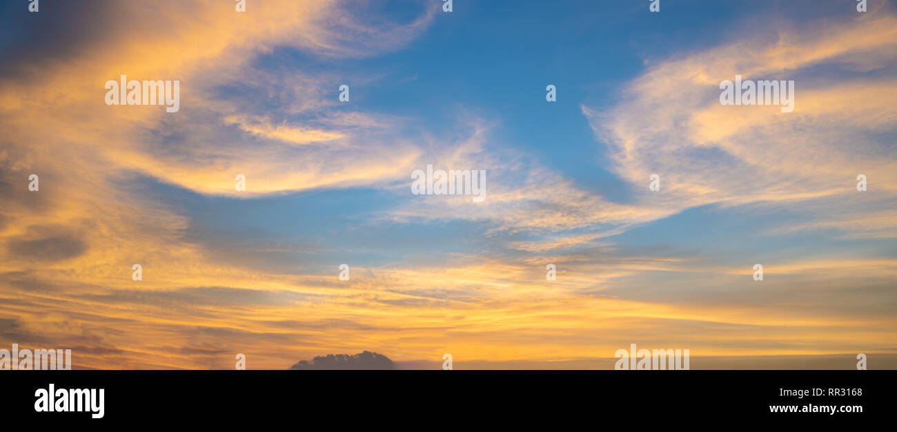 Warm weather summer sky hi-res stock photography and images - Alamy