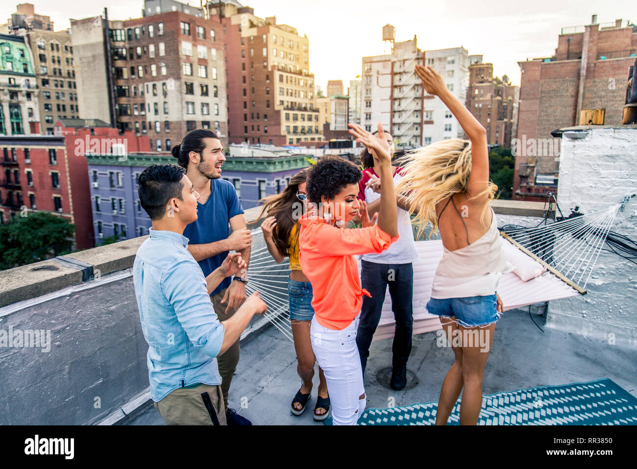 New york brooklyn dance club hi-res stock photography and images - Alamy