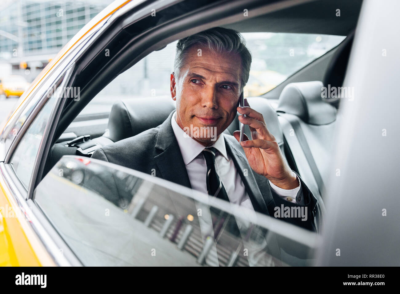 Senior corporate manager with elegant suit outdoors - Businessman in ...