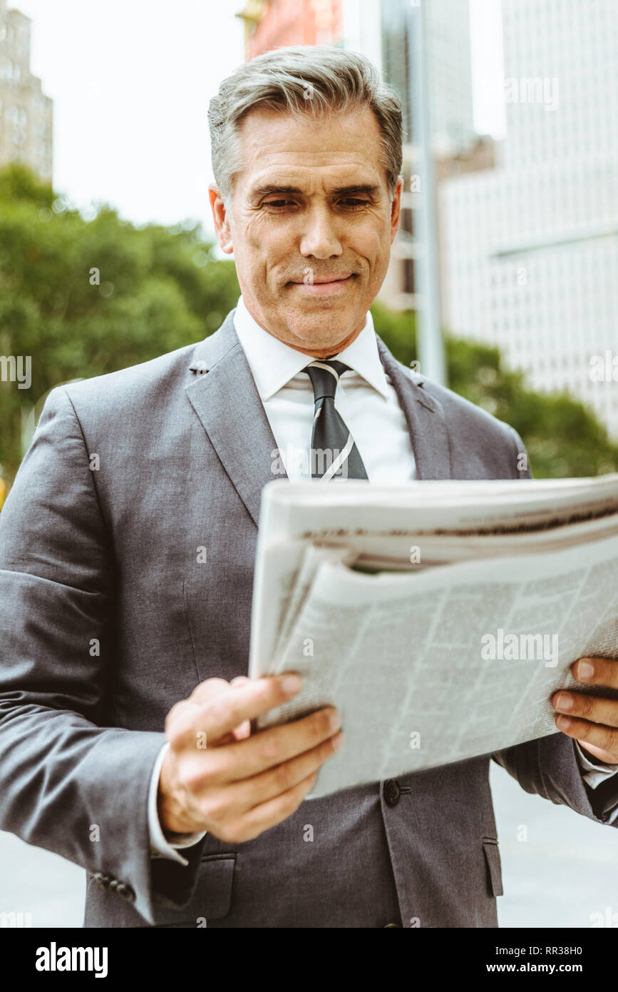 Senior corporate manager with elegant suit outdoors - Businessman in ...