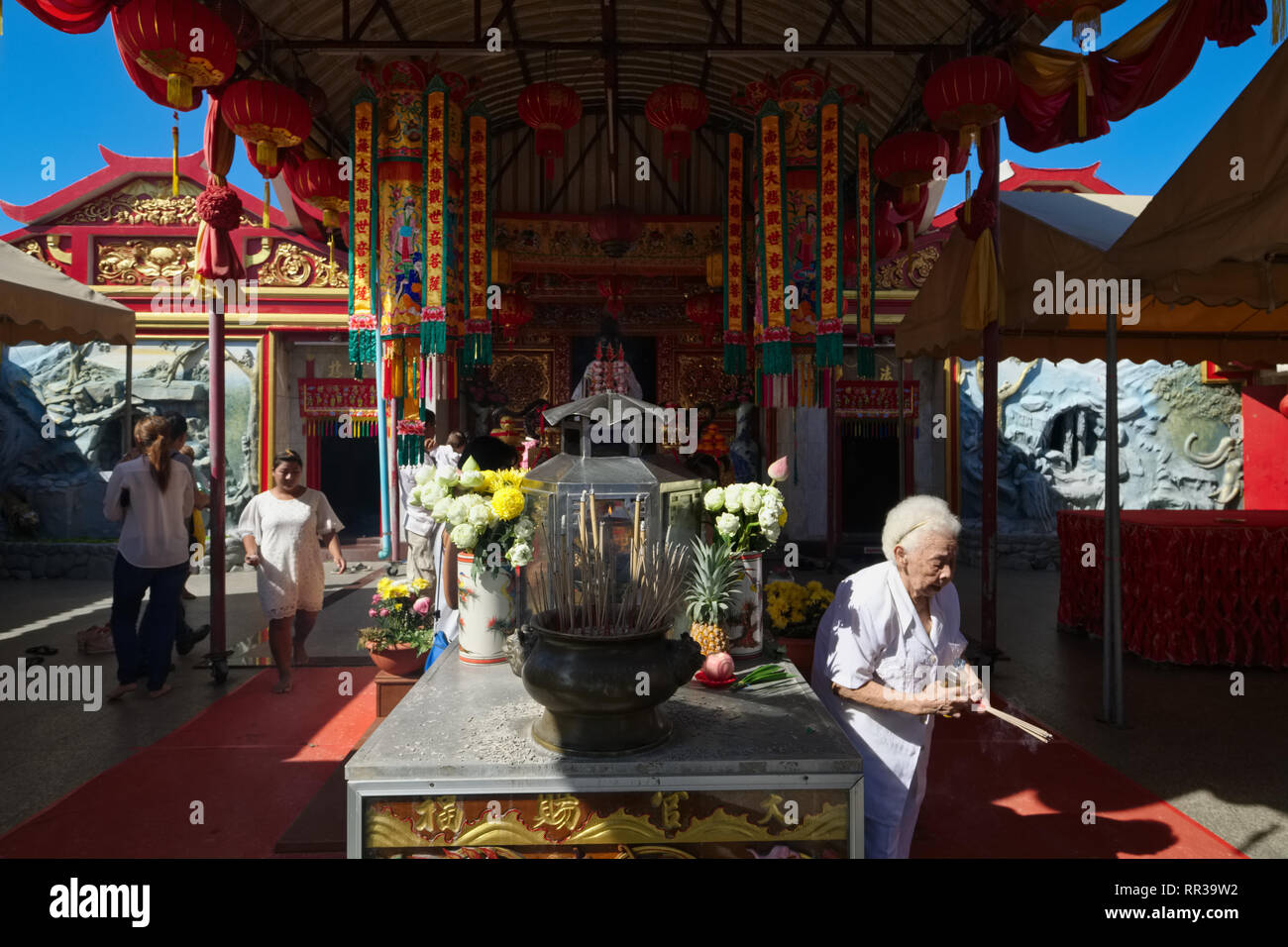 Prayer taoist temple thailand hi-res stock photography and images - Alamy