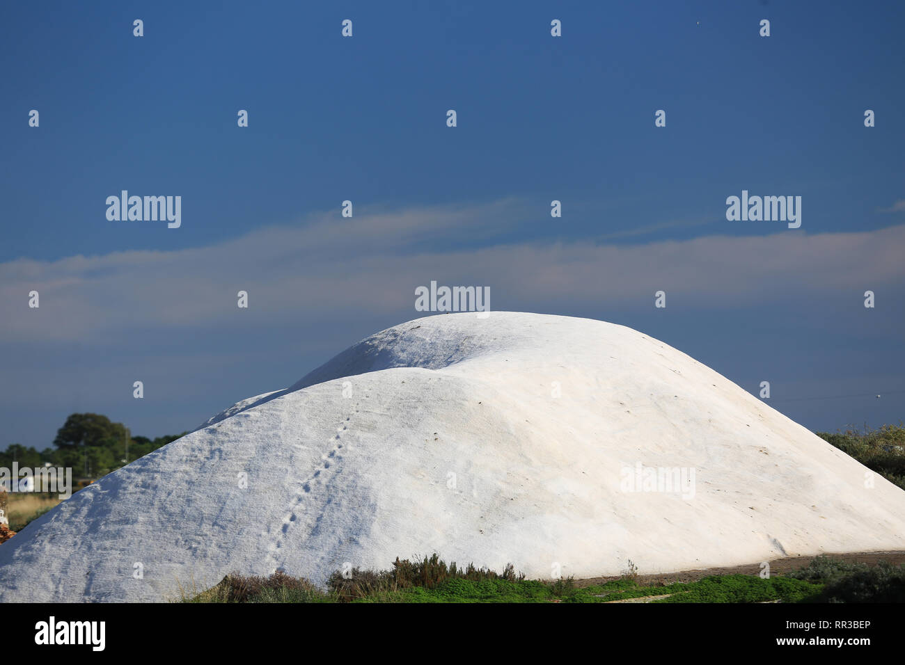 Mound of salt hi-res stock photography and images - Alamy