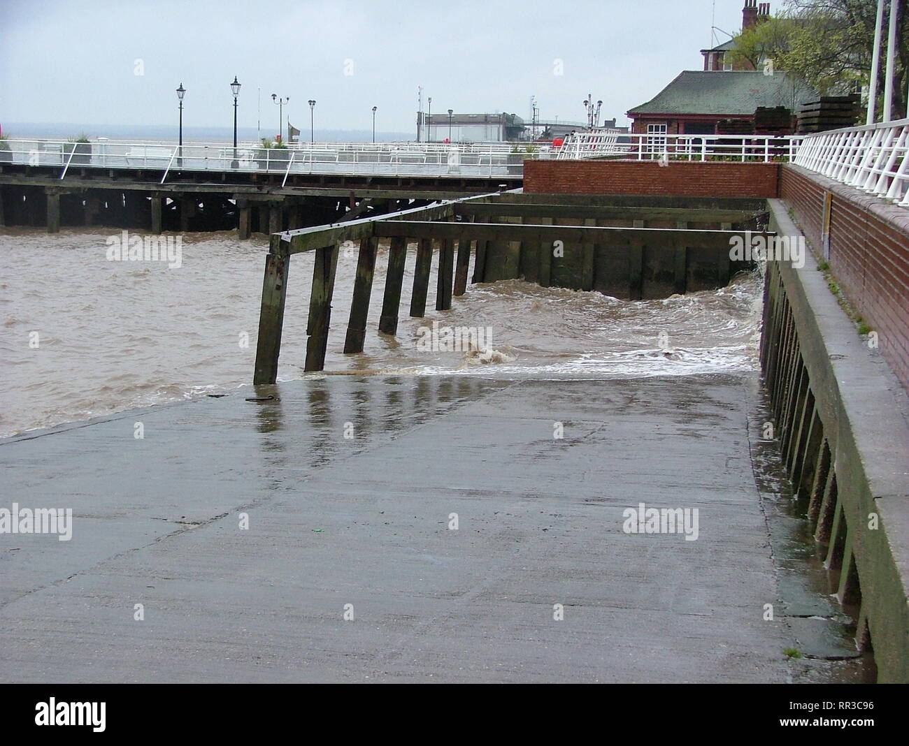 Victoria dock hull hi-res stock photography and images - Alamy