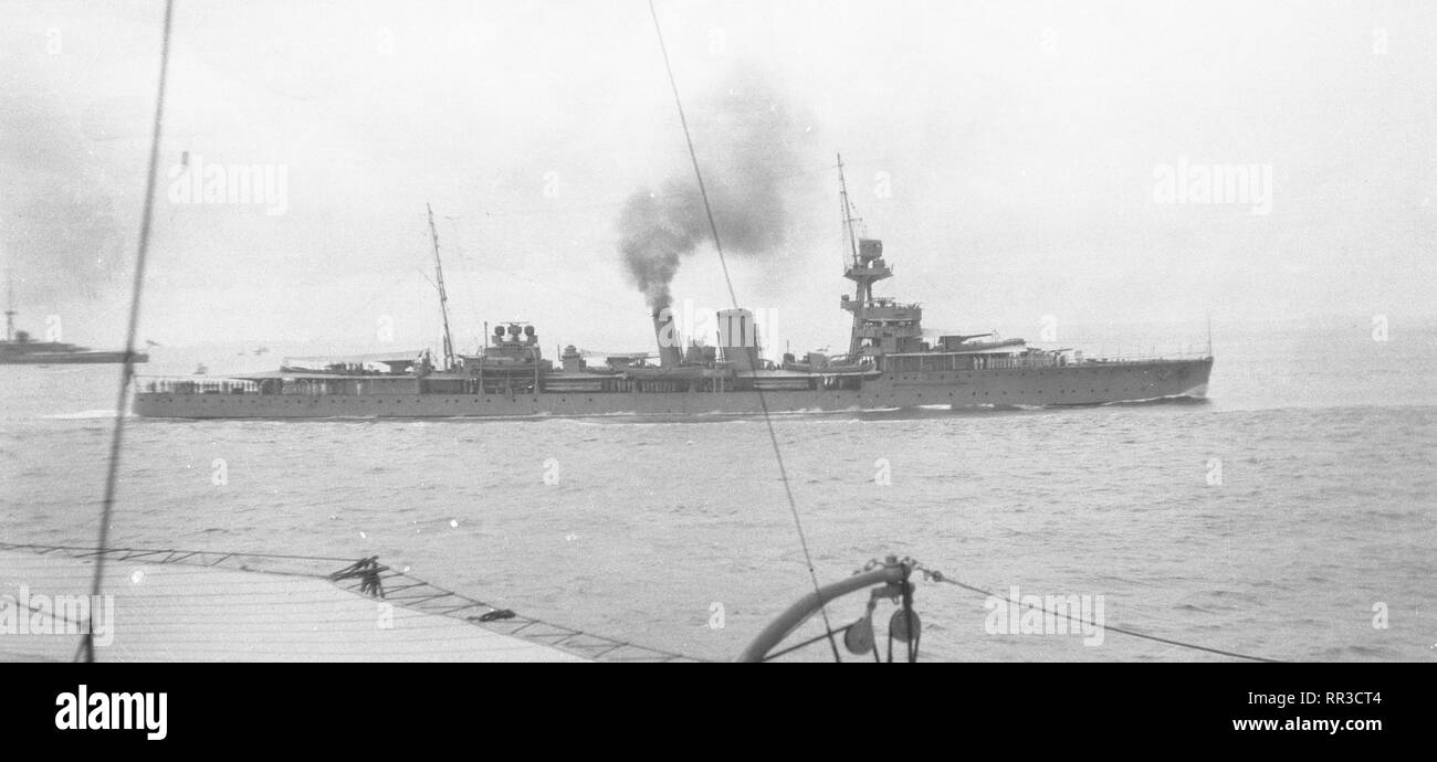 ROYAL NAVY Leichter Kreuzer Danae-Klasse / Light Cruiser Danae-Class ...