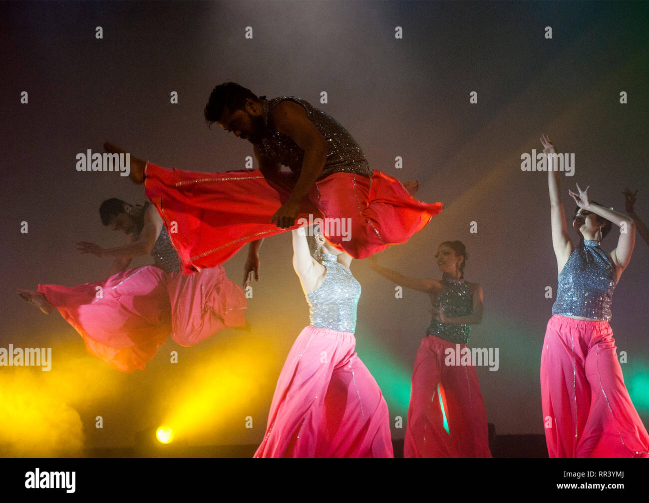 Indian classical dance fusion hi-res stock photography and images - Alamy