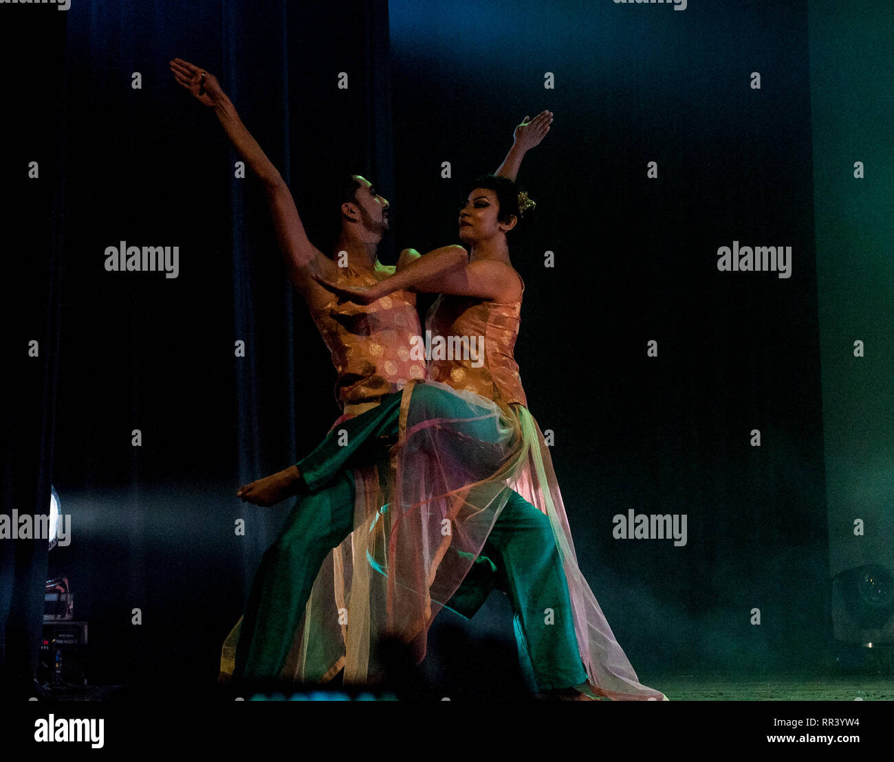 Indian classical dance fusion hi-res stock photography and images - Alamy