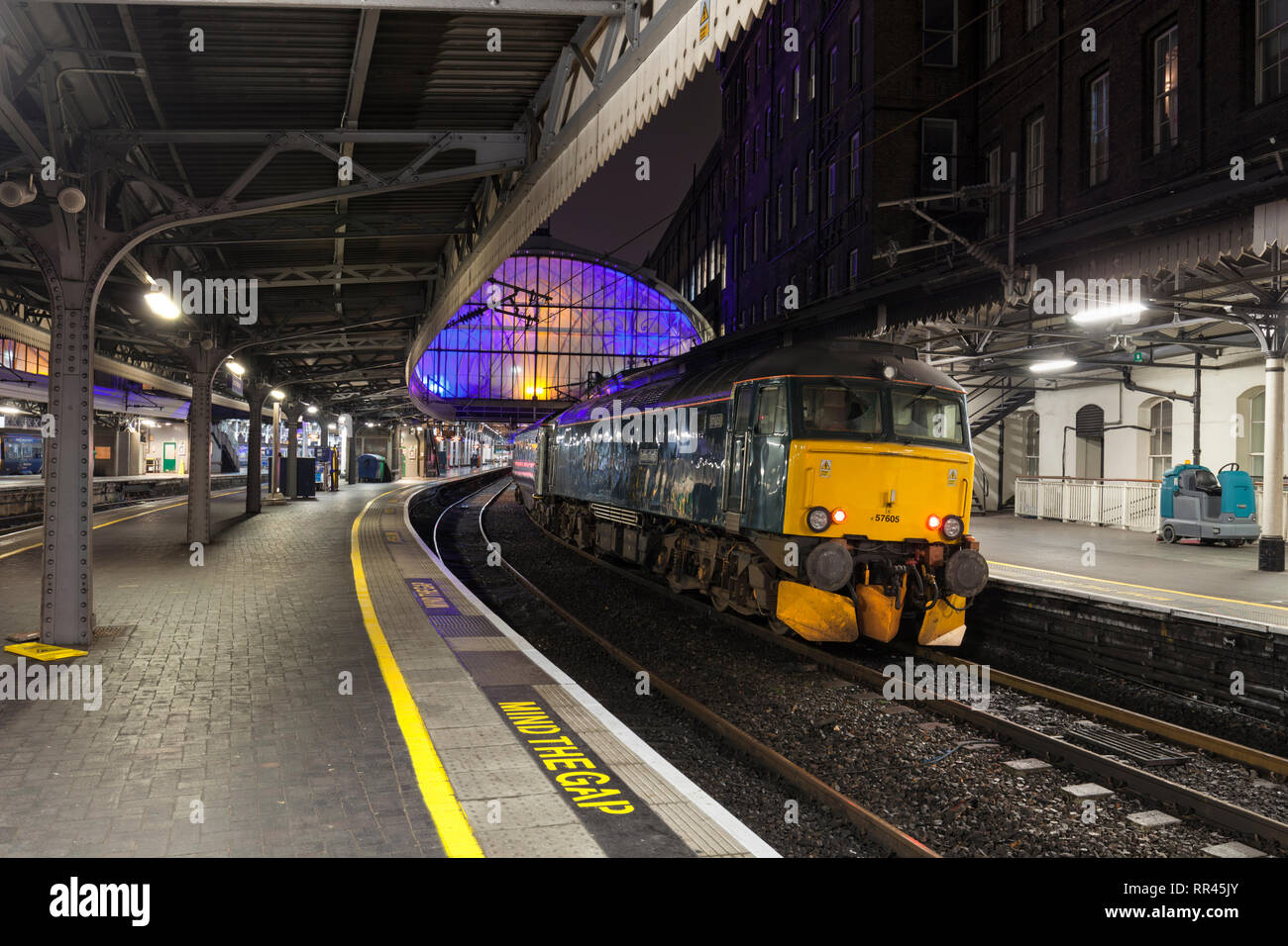 First great western sleeper riviera hi-res stock photography and images ...