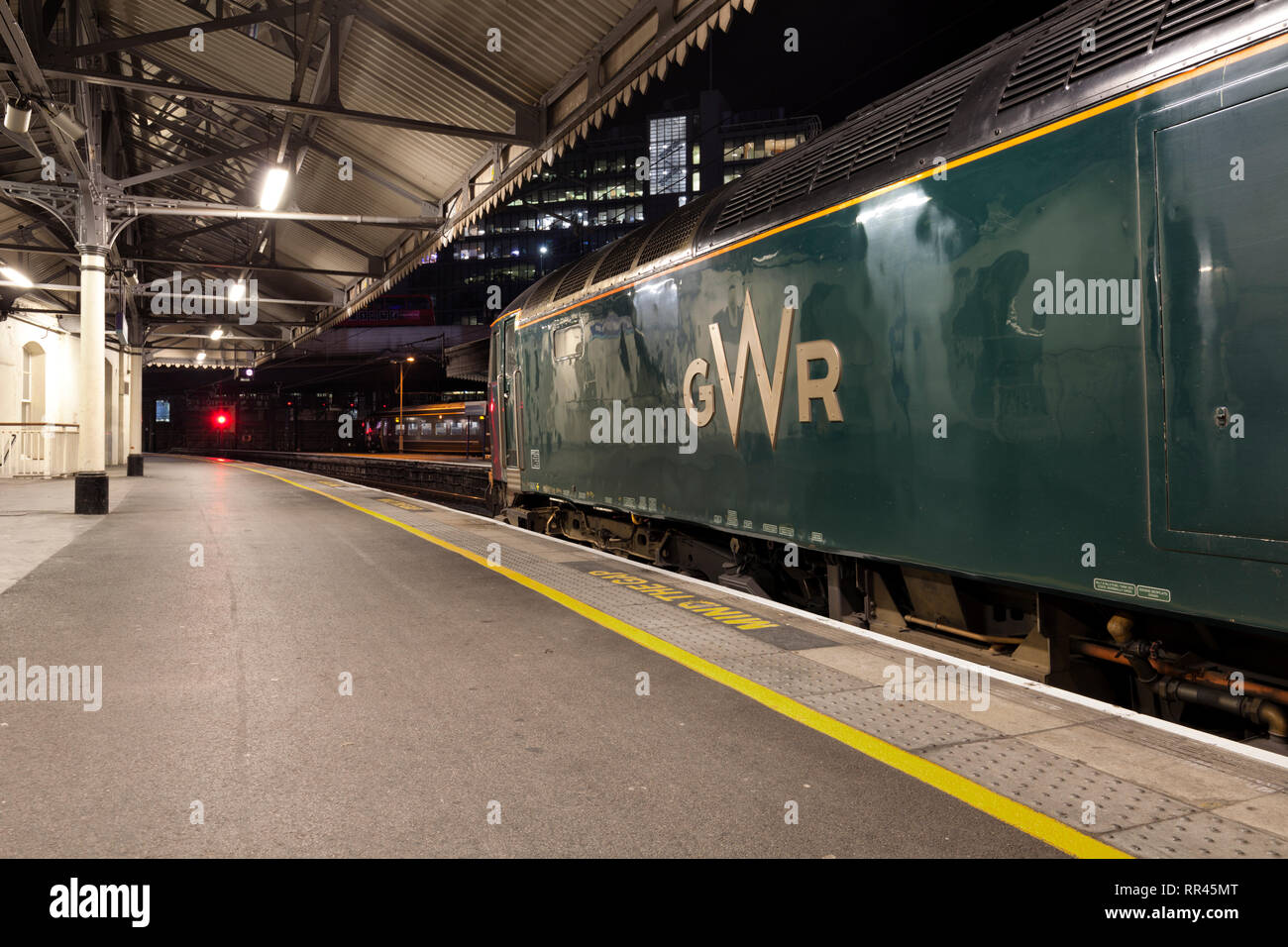 First Great Western railway class 57 locomotive at London Paddington ...