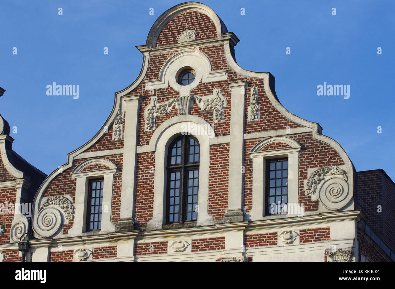 Façades of typical Flemish medieval houses Stock Photo - Alamy