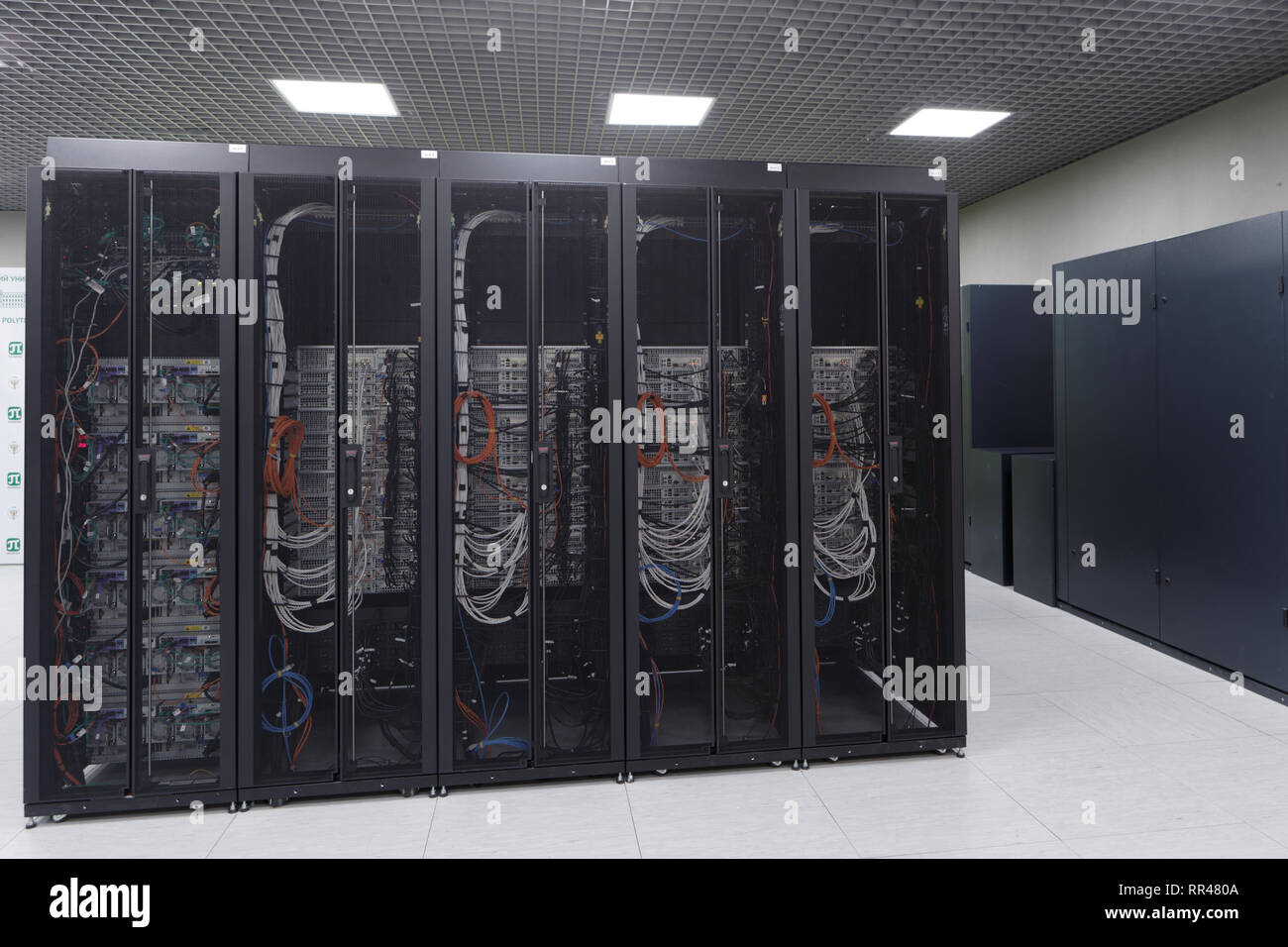 Supercomputer system hi-res stock photography and images - Alamy