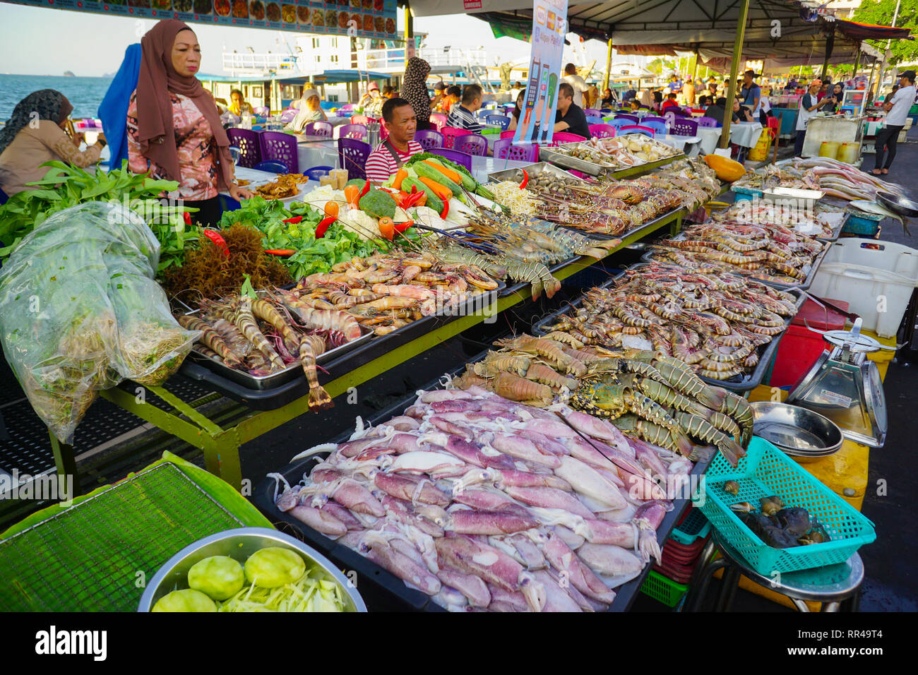 Sabah fish market kota kinabalu hi-res stock photography and images - Alamy