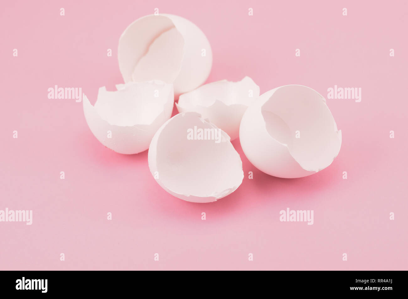 white empty broken egg shells Stock Photo - Alamy