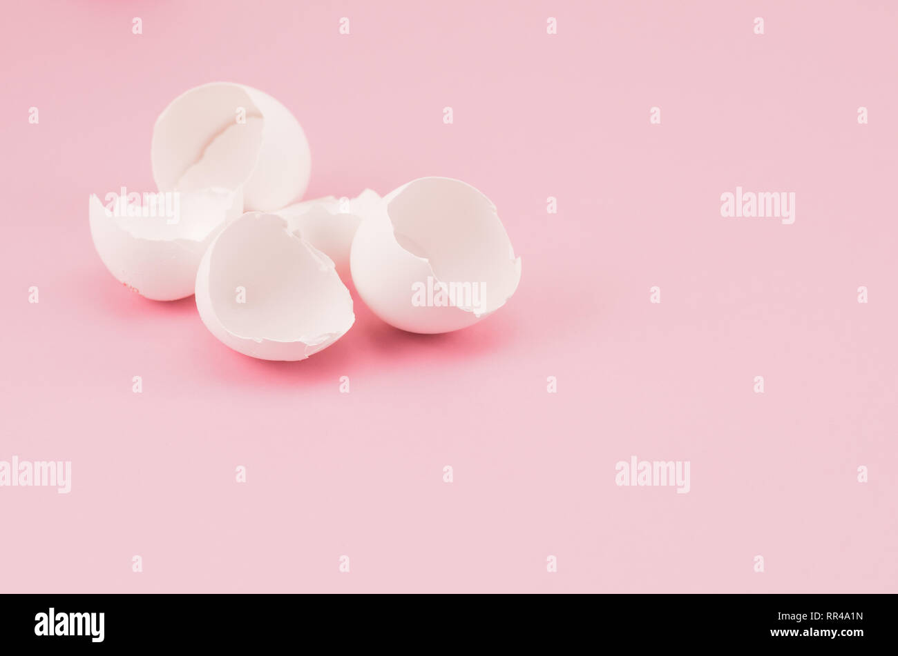 white empty broken egg shells Stock Photo - Alamy
