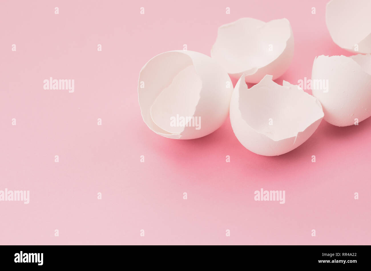 white empty broken egg shells Stock Photo - Alamy