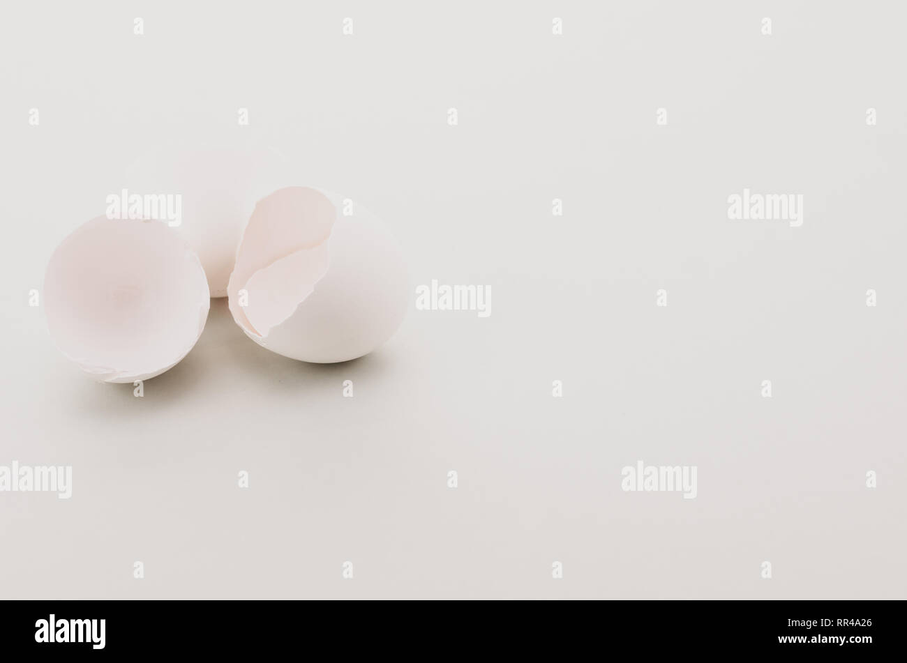 white empty broken egg shells Stock Photo - Alamy