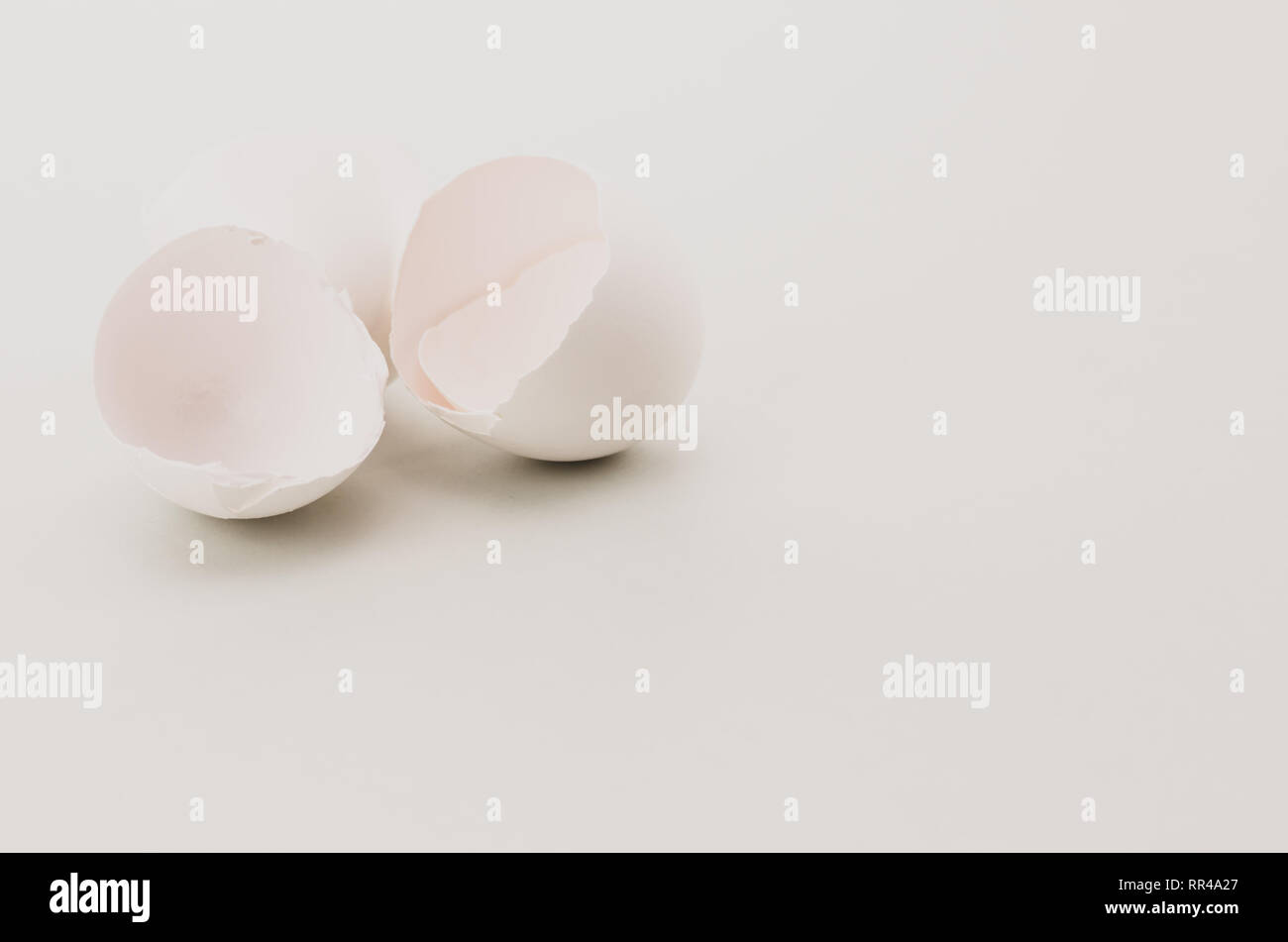 white empty broken egg shells Stock Photo - Alamy