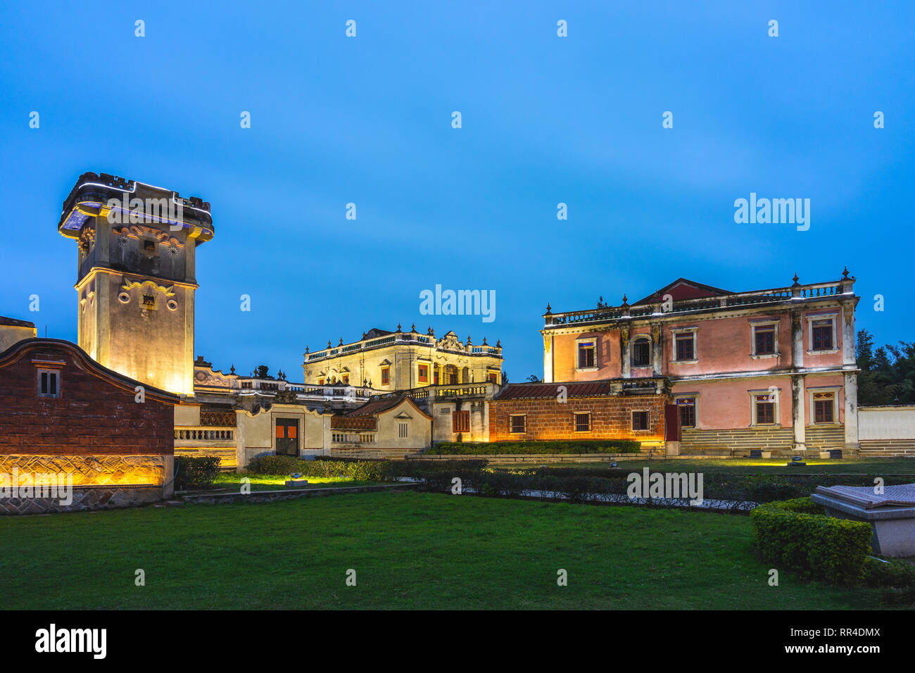 Defensive urban design hi-res stock photography and images - Alamy