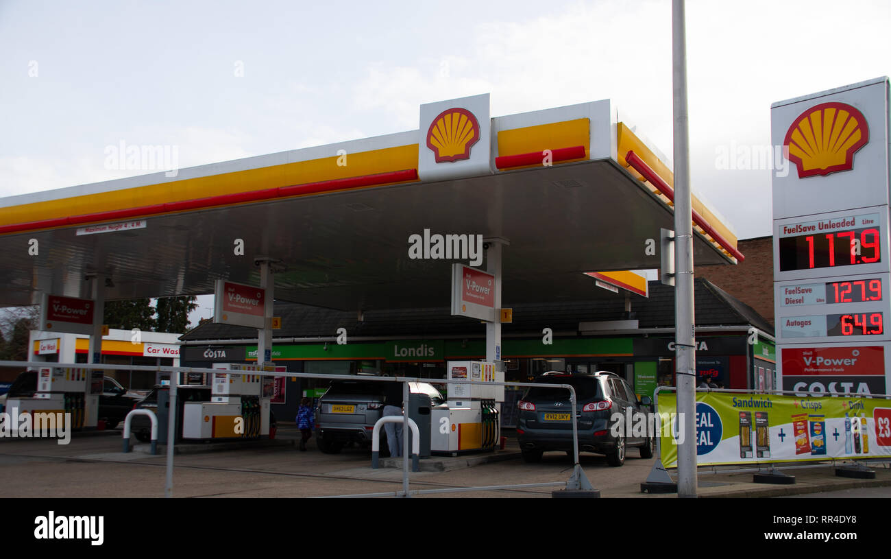 Forecourt Shell Station Stock Photos & Forecourt Shell Station Stock ...